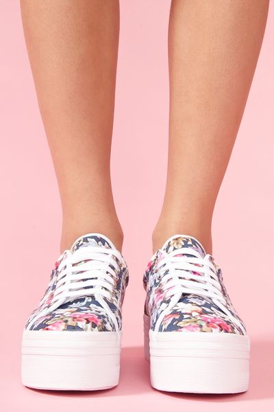 Nasty Gal Zomg Platform Sneaker Floral in Floral | Lyst