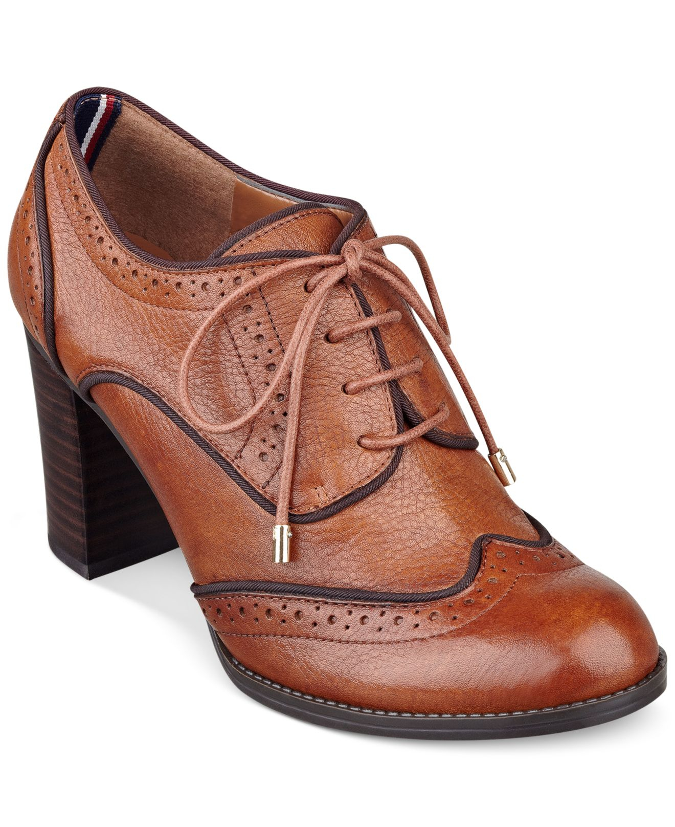 Tommy Hilfiger Women'S Fabiole Oxford Shooties in Brown - Lyst
